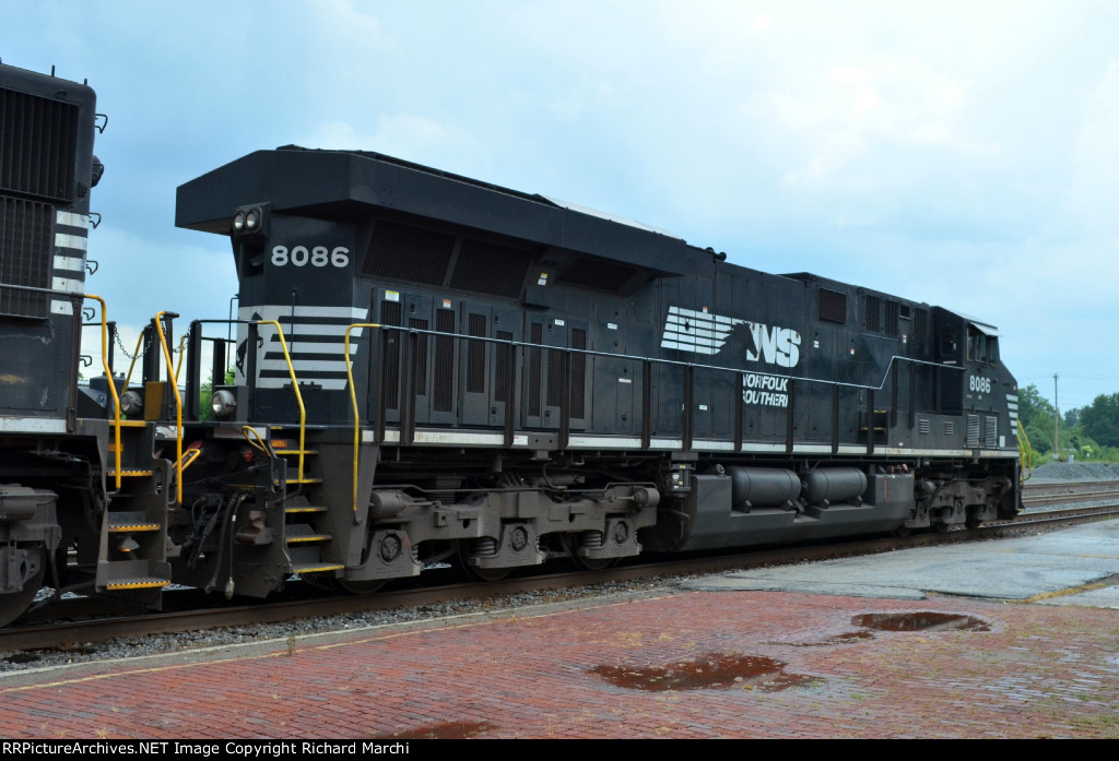 NS 8086